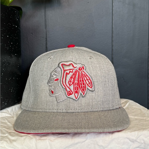 New Era | Accessories | New Era Fitted Cap With Chicago Blackhawks Logo ...
